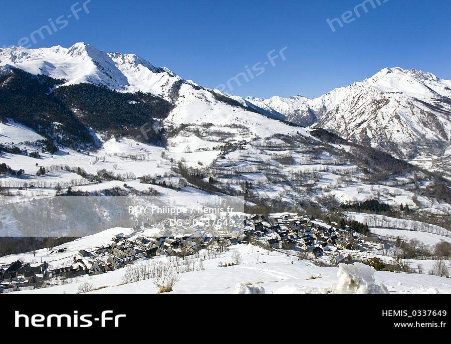Hemis : France hautes pyrenees azet vallee aure pyrenees village pres ...