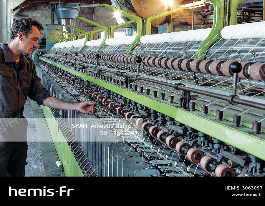 Hemis : France ariege niaux interieur filature traditionnelle at artisanale