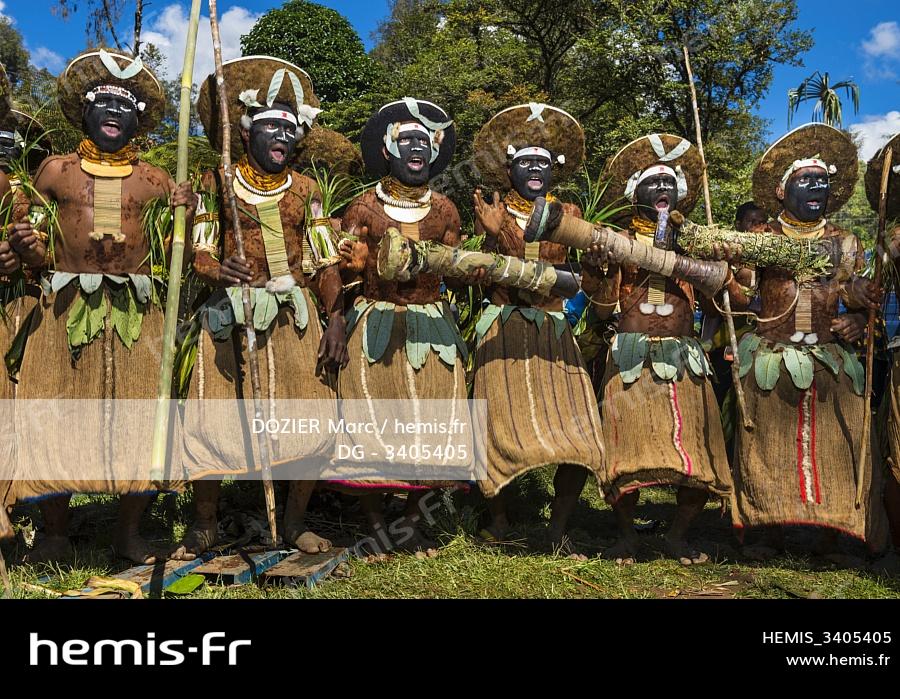 Hemis : Papouasie nouvelle guinee province enga tribu enga enga show ...