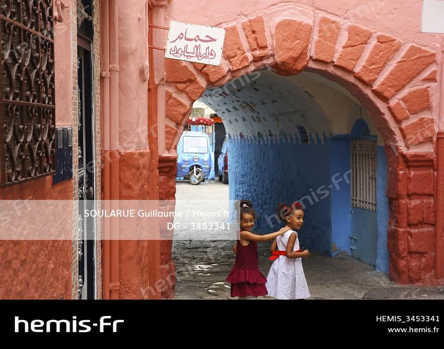 Hemis : Maroc region tanger tetouan tanger fillettes marocaines robe ...