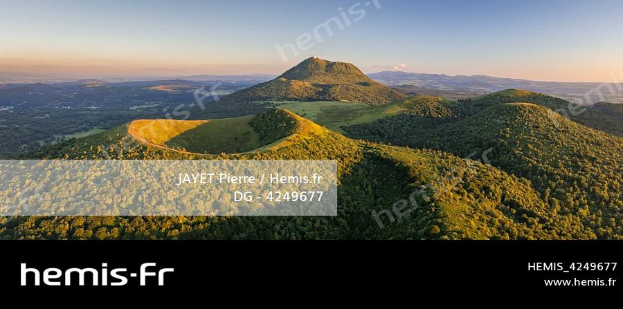 Hemis : France puy de dome orcines parc naturel regional volcans ...